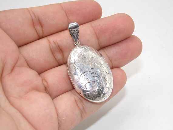 Vintage Sterling Enamel Chased Geometrical Locket - Gem