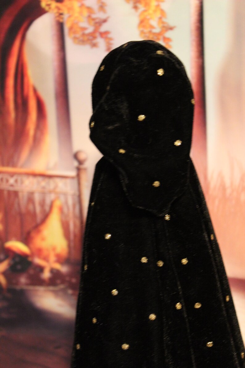 Deluxe Druid Hood Black Velvet Cape With Hook and Eye Closure at the ...