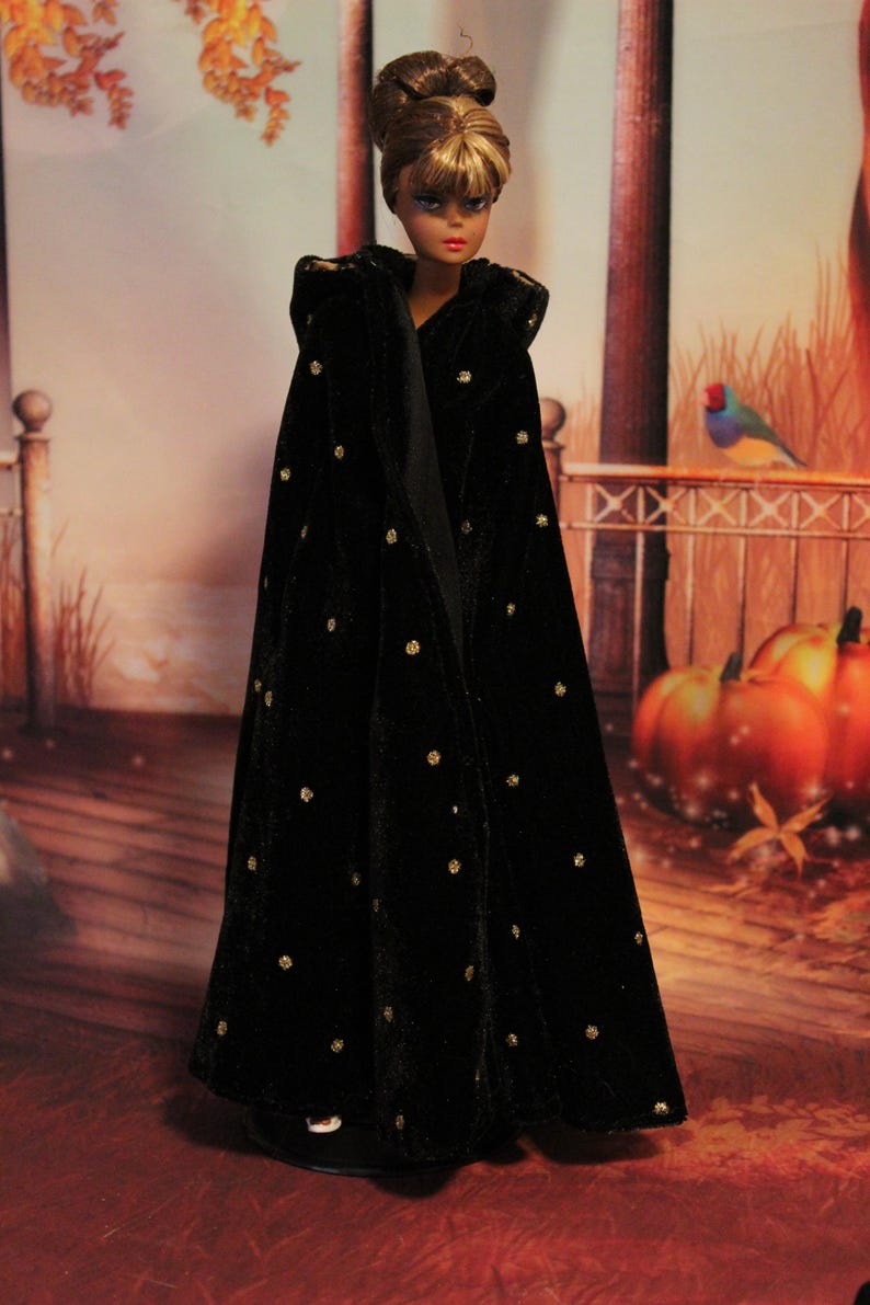 Deluxe Druid Hood Black Velvet Cape With Hook and Eye Closure at the ...