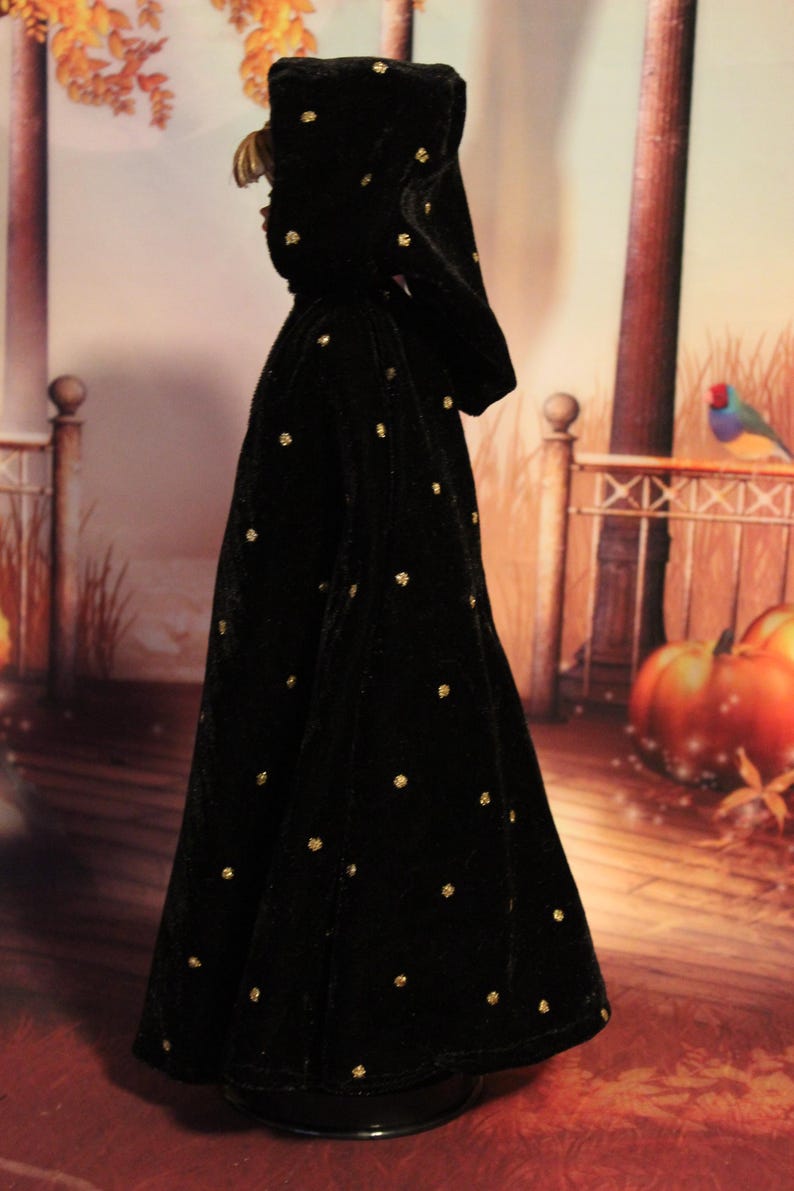 Deluxe Druid Hood Black Velvet Cape With Hook and Eye Closure at the ...