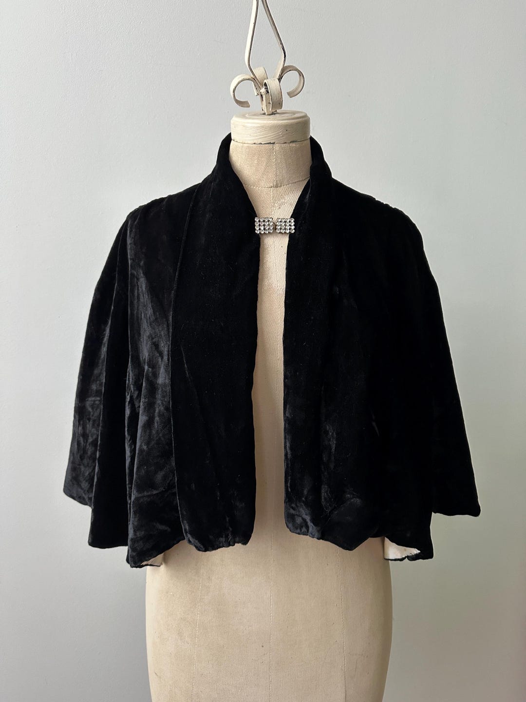 Vintage 1930s | 40s Black Silk Velvet Shoulder Cape | Capelet Wrap - Etsy