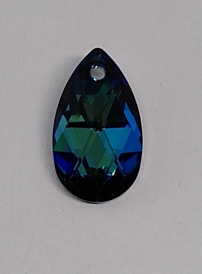 Swarovski Crystal Pear 6106 Pendant; 16mm or 22mm; Crystal Effect ...