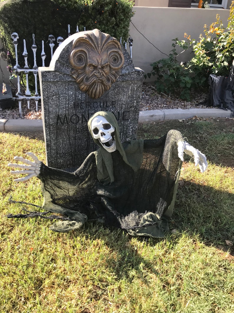 The night Stalker Life Size Outdoor Halloween - Etsy