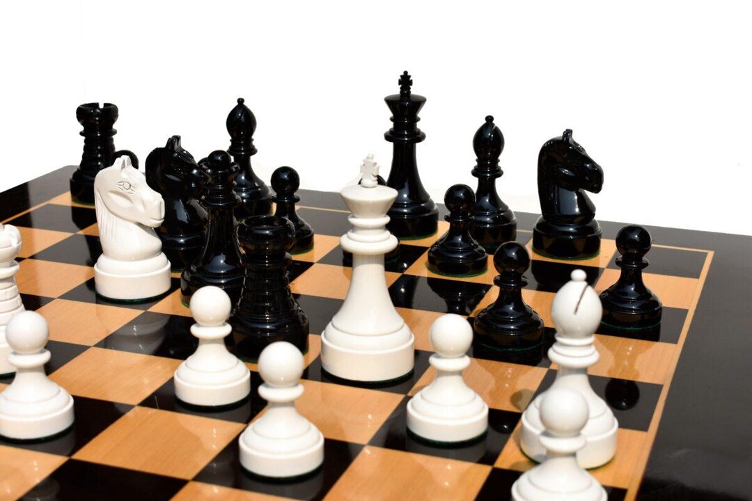 Mechanics Institute Chess Set: Lacquered Boxwood, Weighted, 4.25" King ...