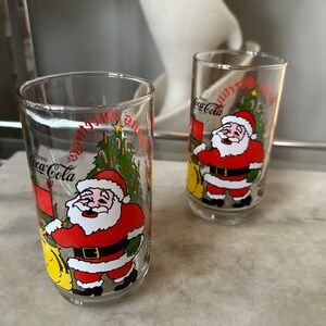 Coca Cola Vintage Glasses Set of 2 Santa Claus Christmas Tree Drinking ...
