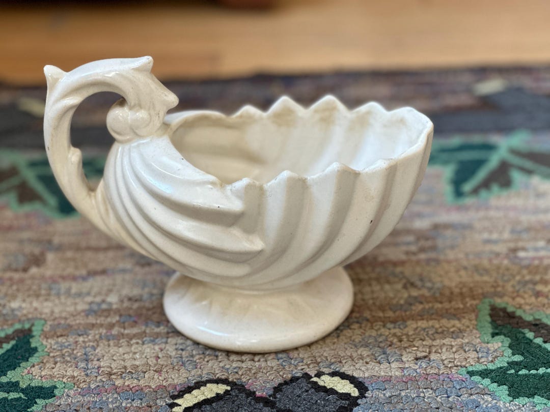 Vintage Mccoy Pottery Handled Shell Shaped Planter in Warm Mat Ivory ...