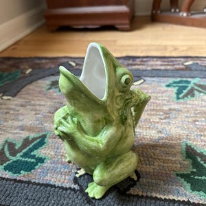 Vintage Frog Vase Pitcher Green Made in Italy Majolica Frog Pitcher ...