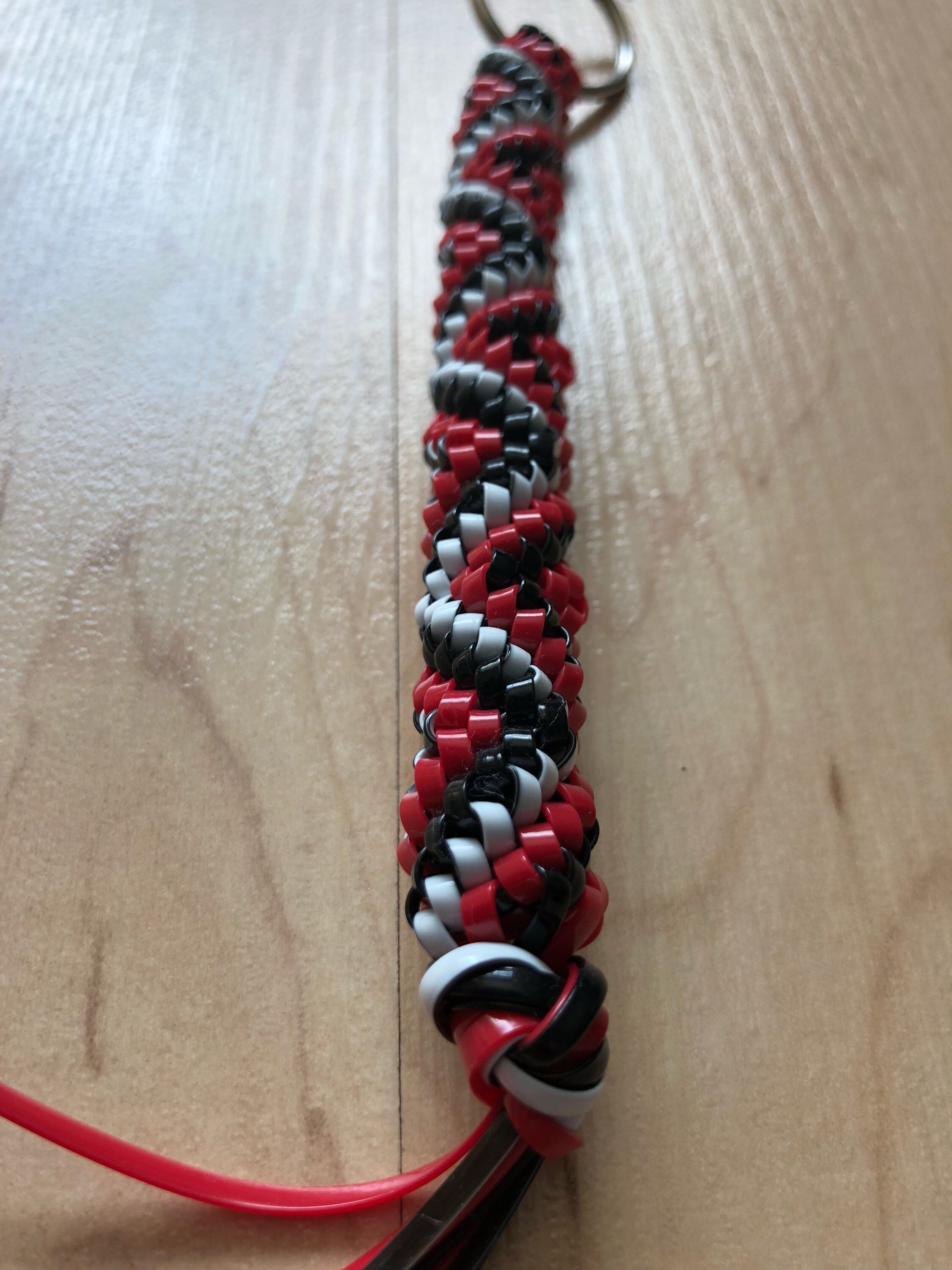 Red and black boondoggle keychain zig zag boondoggle zipper | Etsy