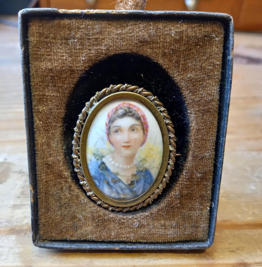 EDWARDIAN HAND PAINTED Lady on Porcelain Brooch Complete With Frame - Etsy