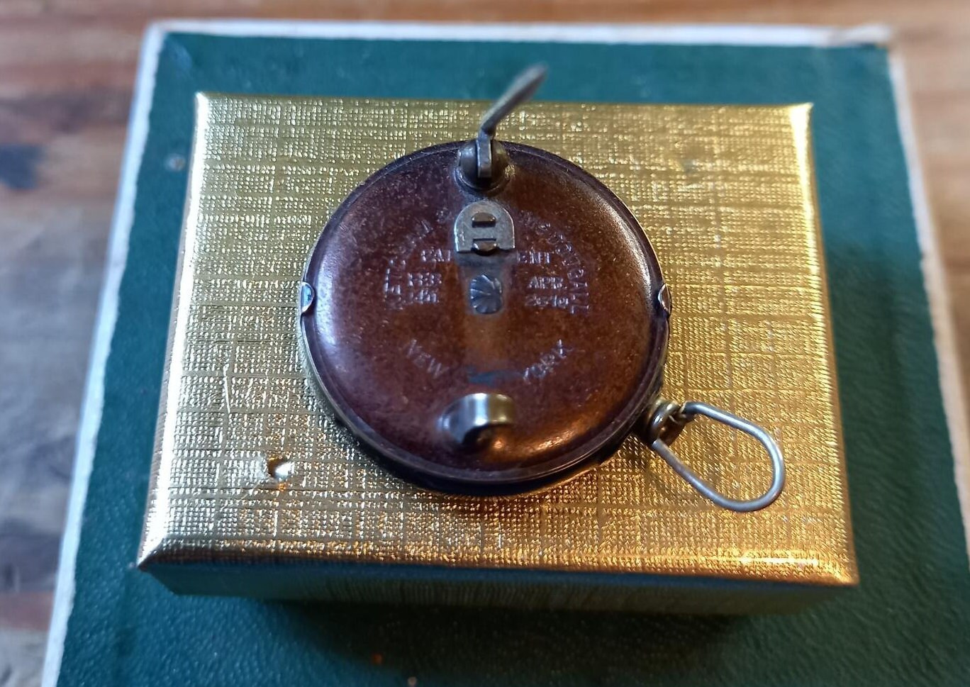 ANTIQUE RETRACTABLE CHAIN Brooch in Black Enamel - Etsy