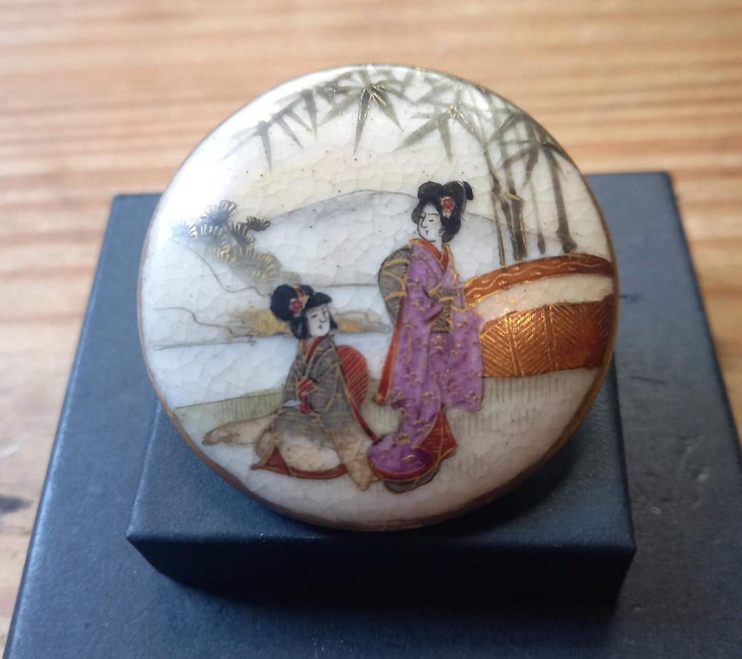 ANTIQUE MEJI SATSUMA Hand Painted Geisha Brooch, Circa 1900 - Etsy ...