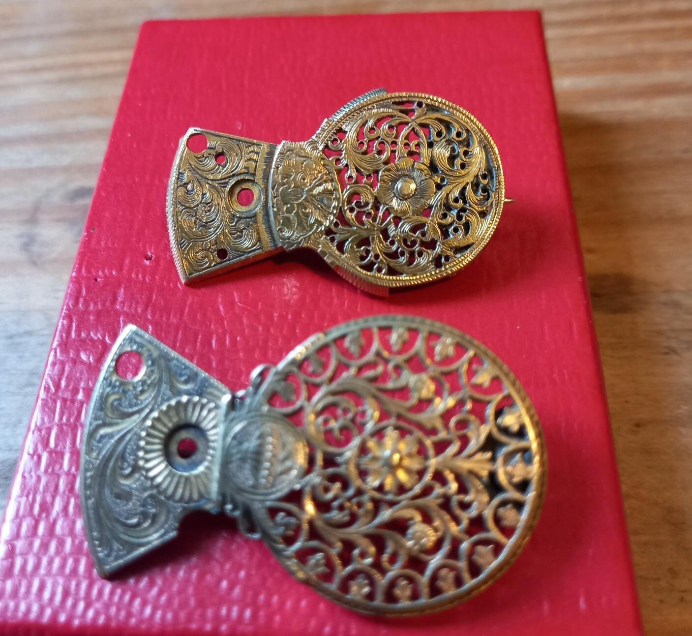 PAIR OF ANTIQUE French Brooches Made With Georgian Fusee Pocket Watch ...