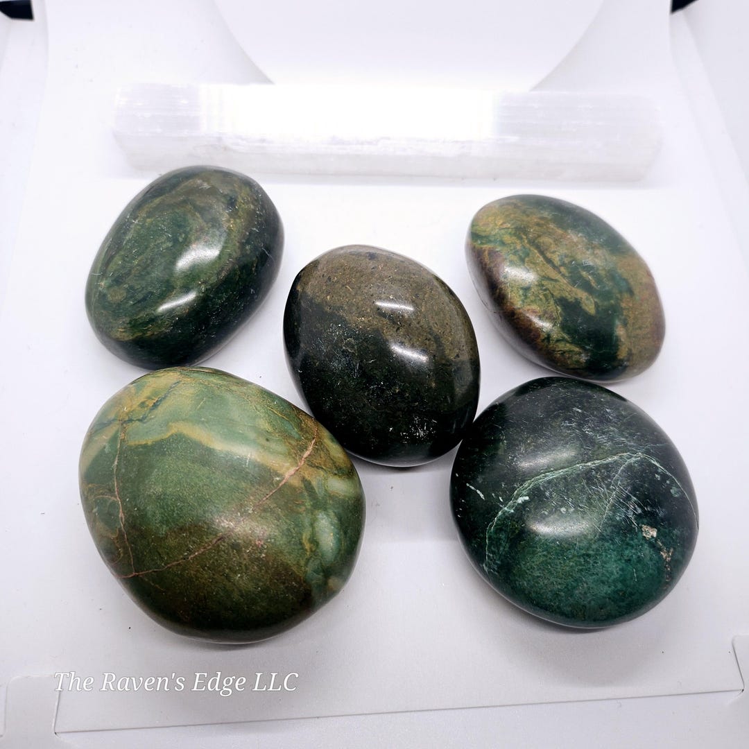 Green Verdite Jade Palm Stone – Zimbabwean Serpentine for Grounding ...