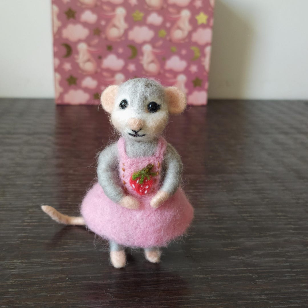 Needle Felted Mouse Miniature, Mouse for Dollhouse, Mice Figurine, Gray ...