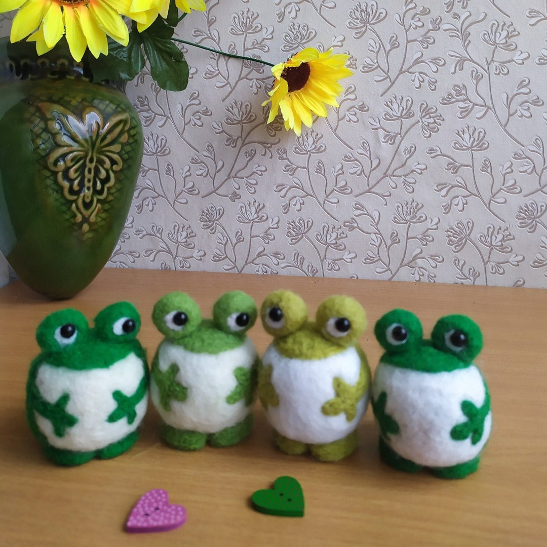 Frog Figurine, Felted Toad, Needle Felted Frog, Felted Animal, Frog ...
