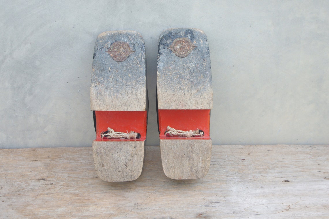 Vintage Shoes Japanese Okobo Kimono Shoes Susohiki Kimono red - Etsy