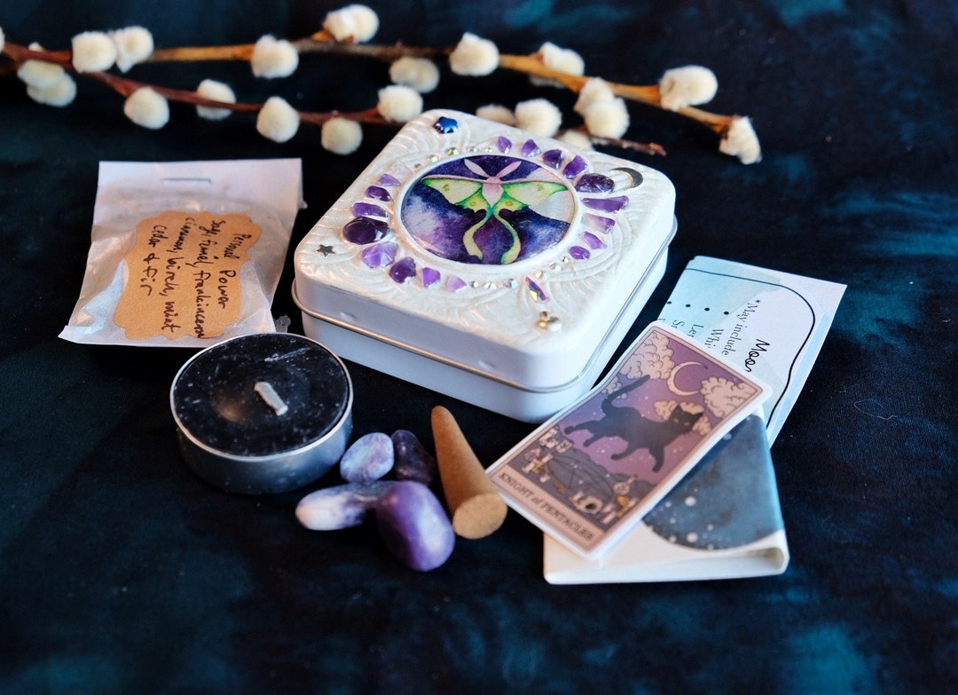 Luna Moth Stash Tin, Moth Stash Tin, Stashbox, Handmade Stashbox ...