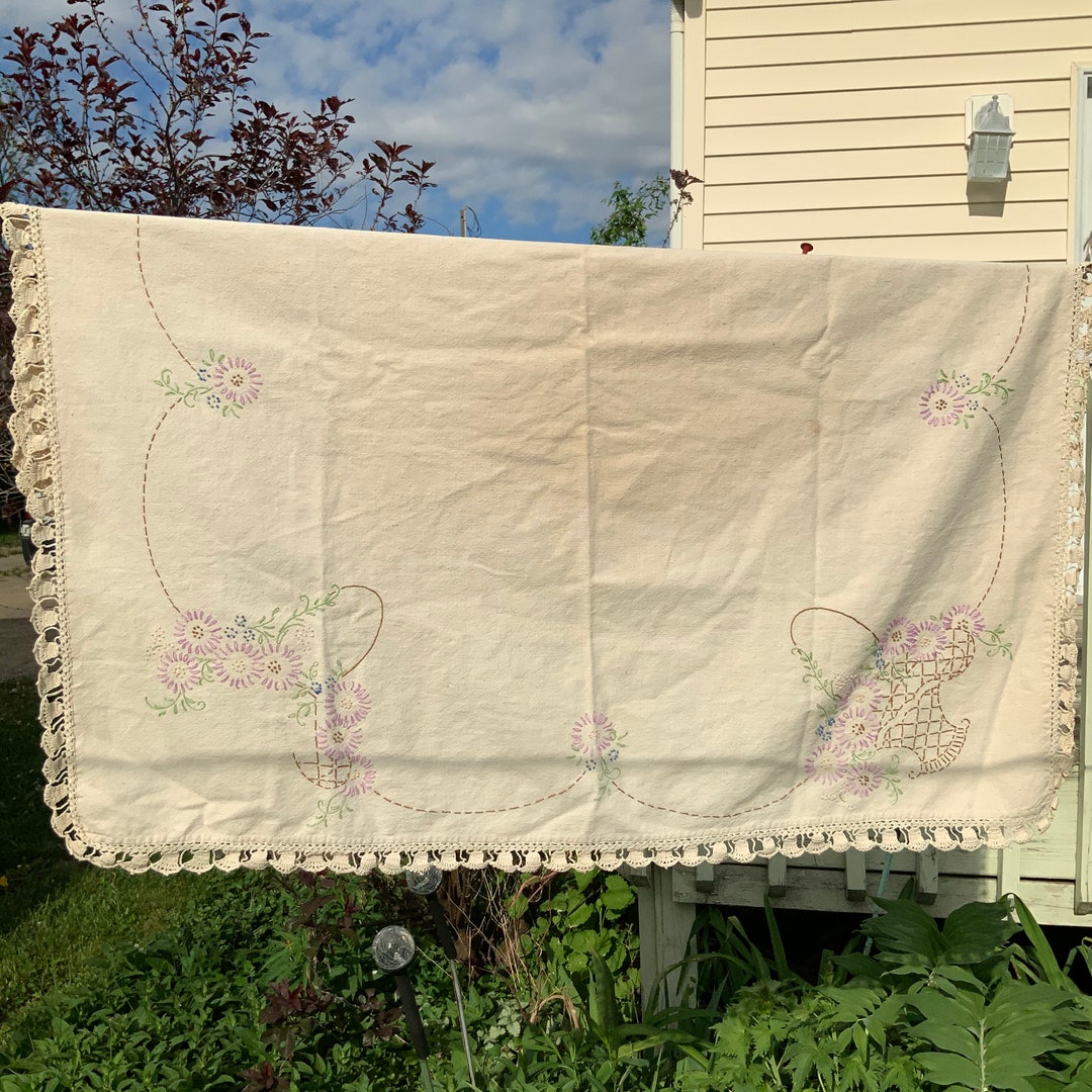 Vintage Embroidered Tablecloth Crochet Lace 1900s Vintage Linen ...