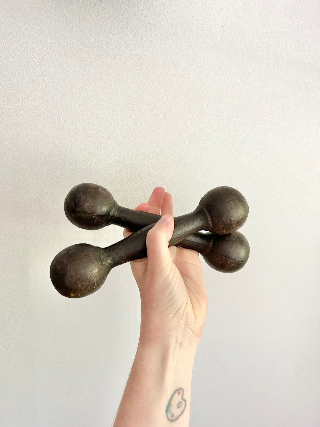 Vintage Heavy Cast Iron Pair of Dumbbells Vintage Gym Bookends Display ...