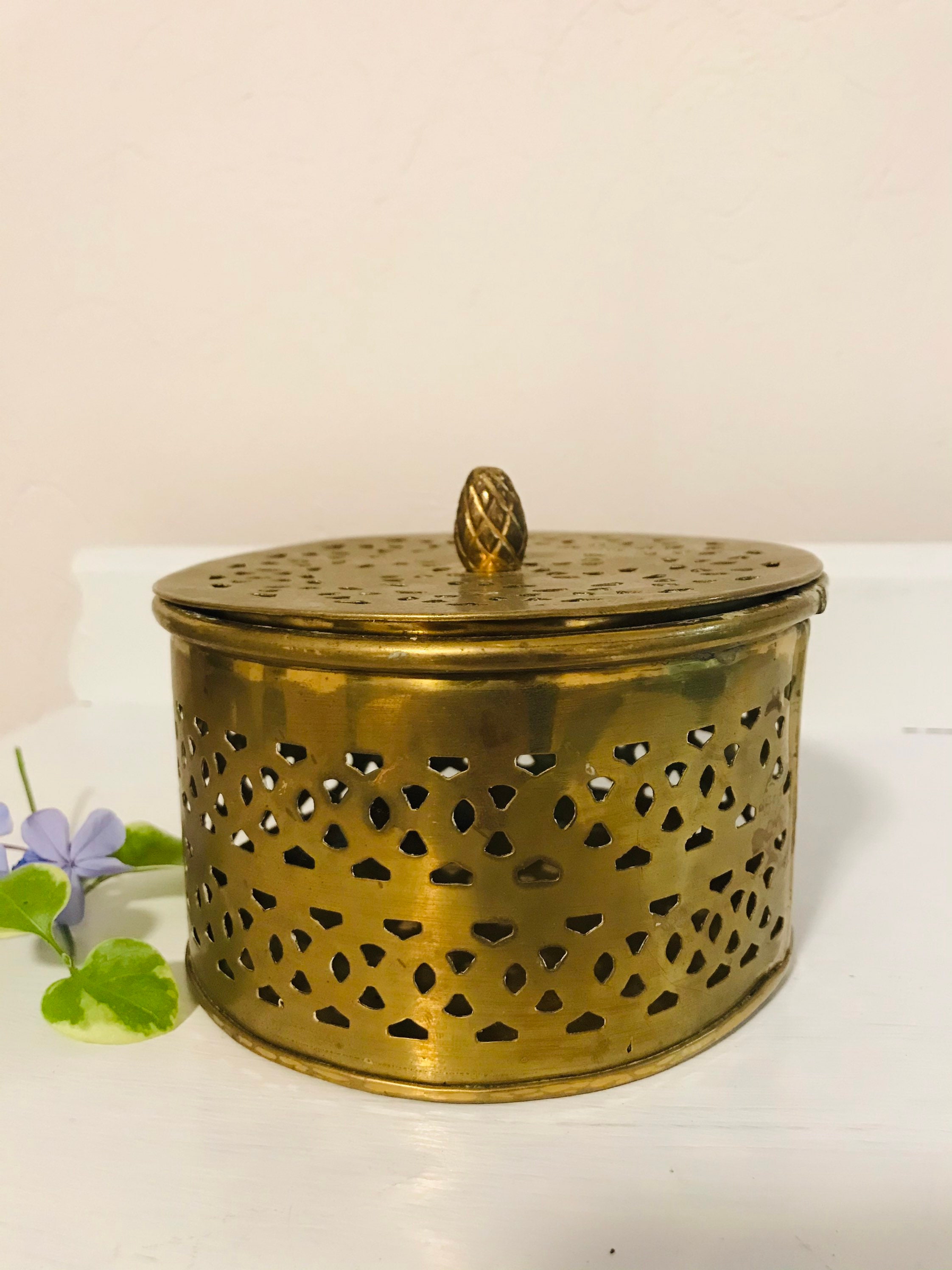 Beautiful Vintage Brass Container - Etsy Italia