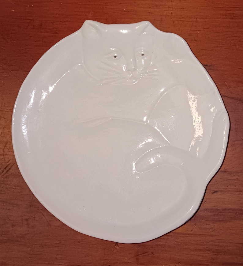 Molded Cat Plate by Flat Earth Pottery, 1987 - Etsy