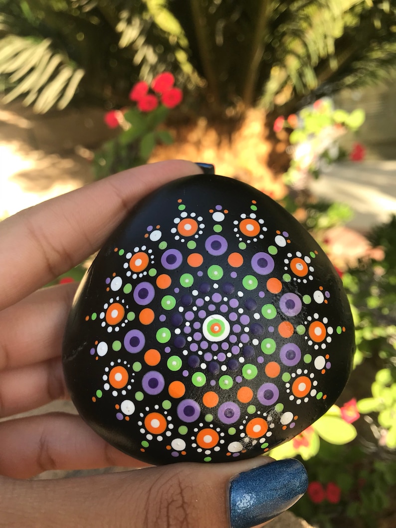Hand Painted Dot Art Rock/mandala Art/painted Rock Art - Etsy