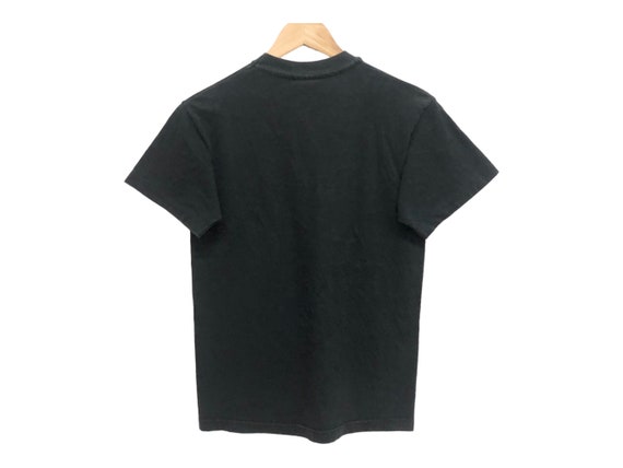Vintage Designmuseum Minimalist Font Logo Tee Gem