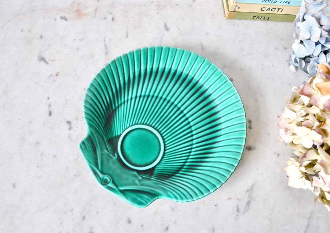 Vintage Wedgwood Green Majolica Plate in Shell Shape 1950s Rare - Etsy