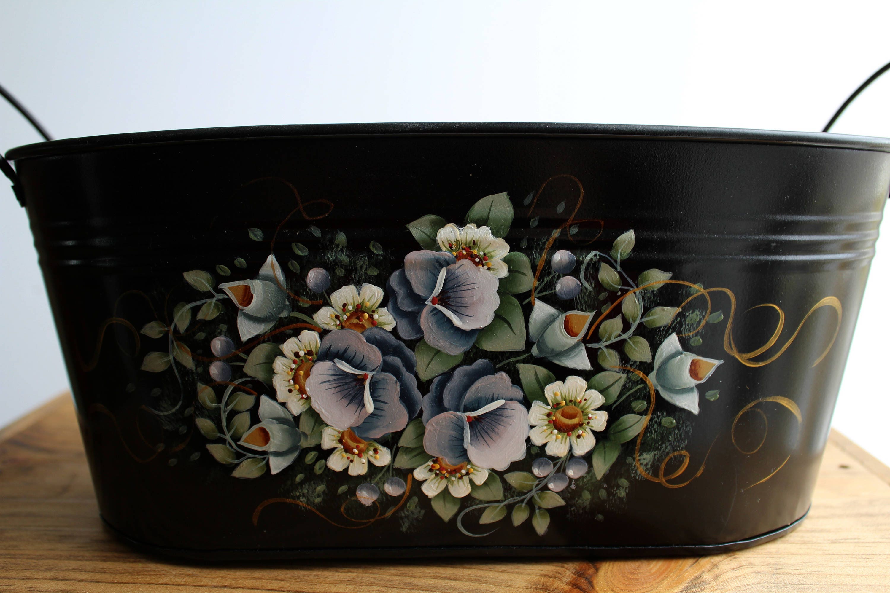 Plant Pot, Metal Plant Pot, Metal Plant Container, Red Oval Plant Pot ...