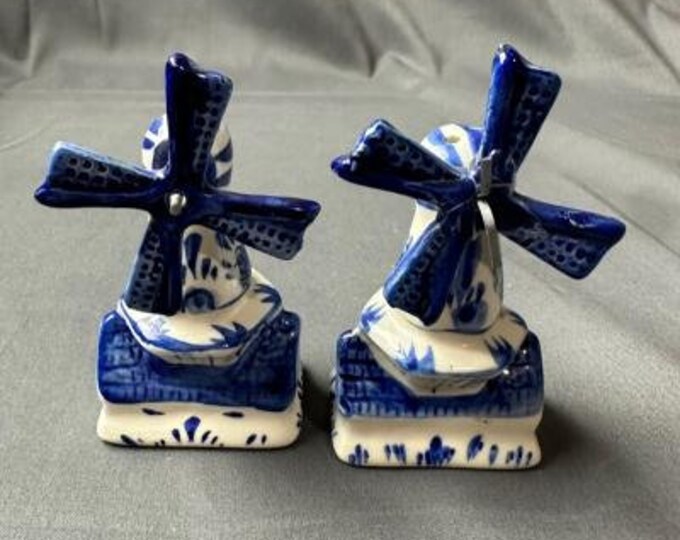 Vintage Windmill Holland Salt and Pepper Shakers in Ceramic 3 1/2" High ...