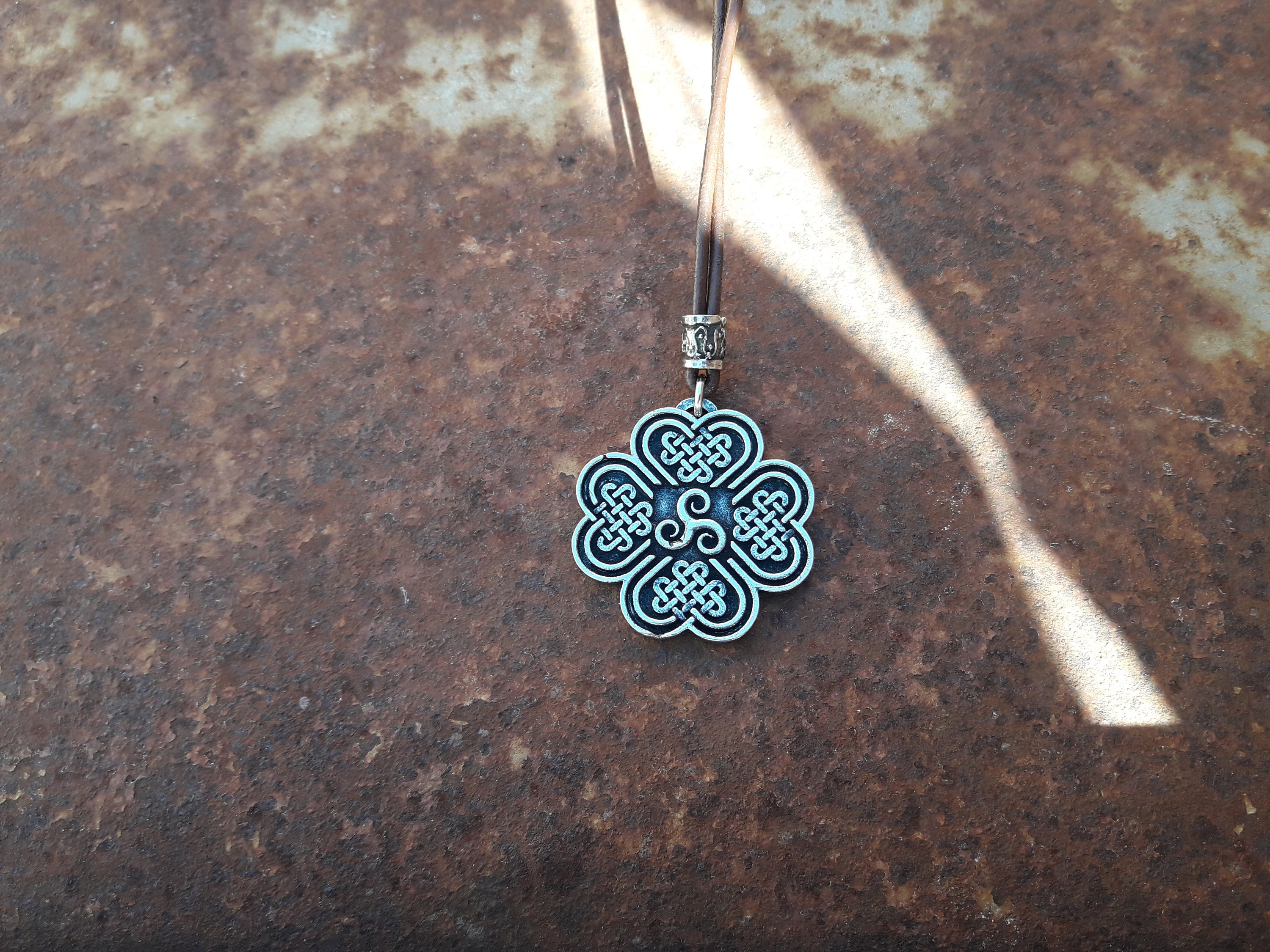 Celtic Triskelion Four Leaf Clover Sign Necklace,triskete Triple Spiral ...