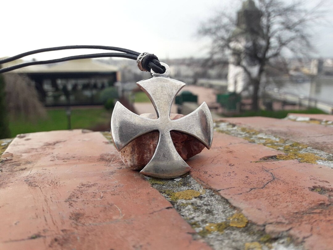 Templar Cross Leather Necklace,symbol of Templar Knights,,cross Pattée ...