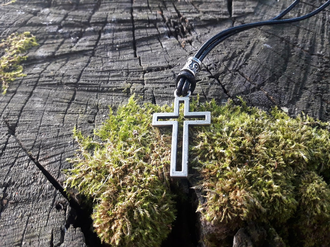 Christian Latin Cross Leather Necklace,crucifixion of Jesus, Symbol of ...