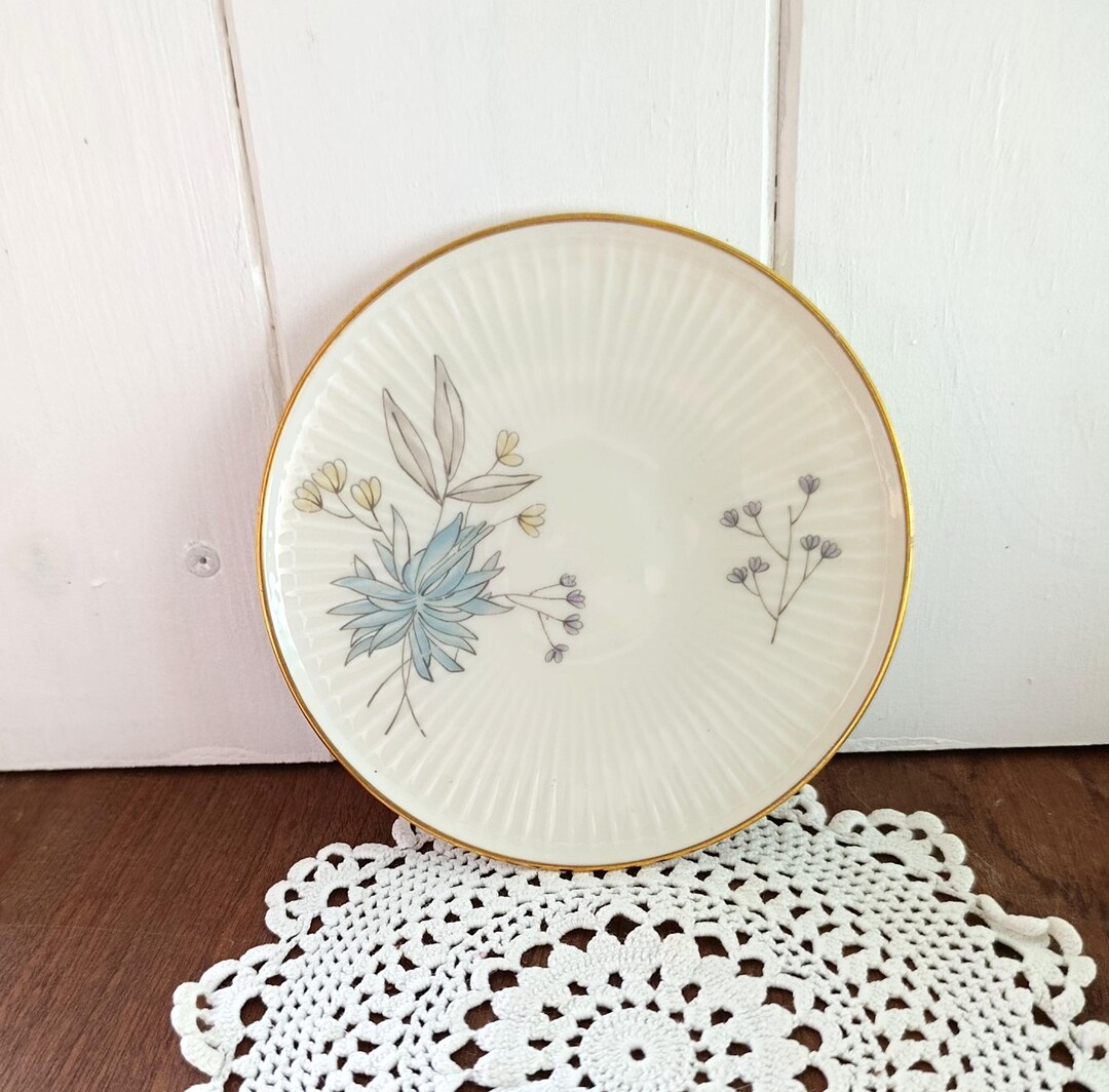 Small Plate With Gold Rim and Flowers / Thomas R. / Germany - Etsy