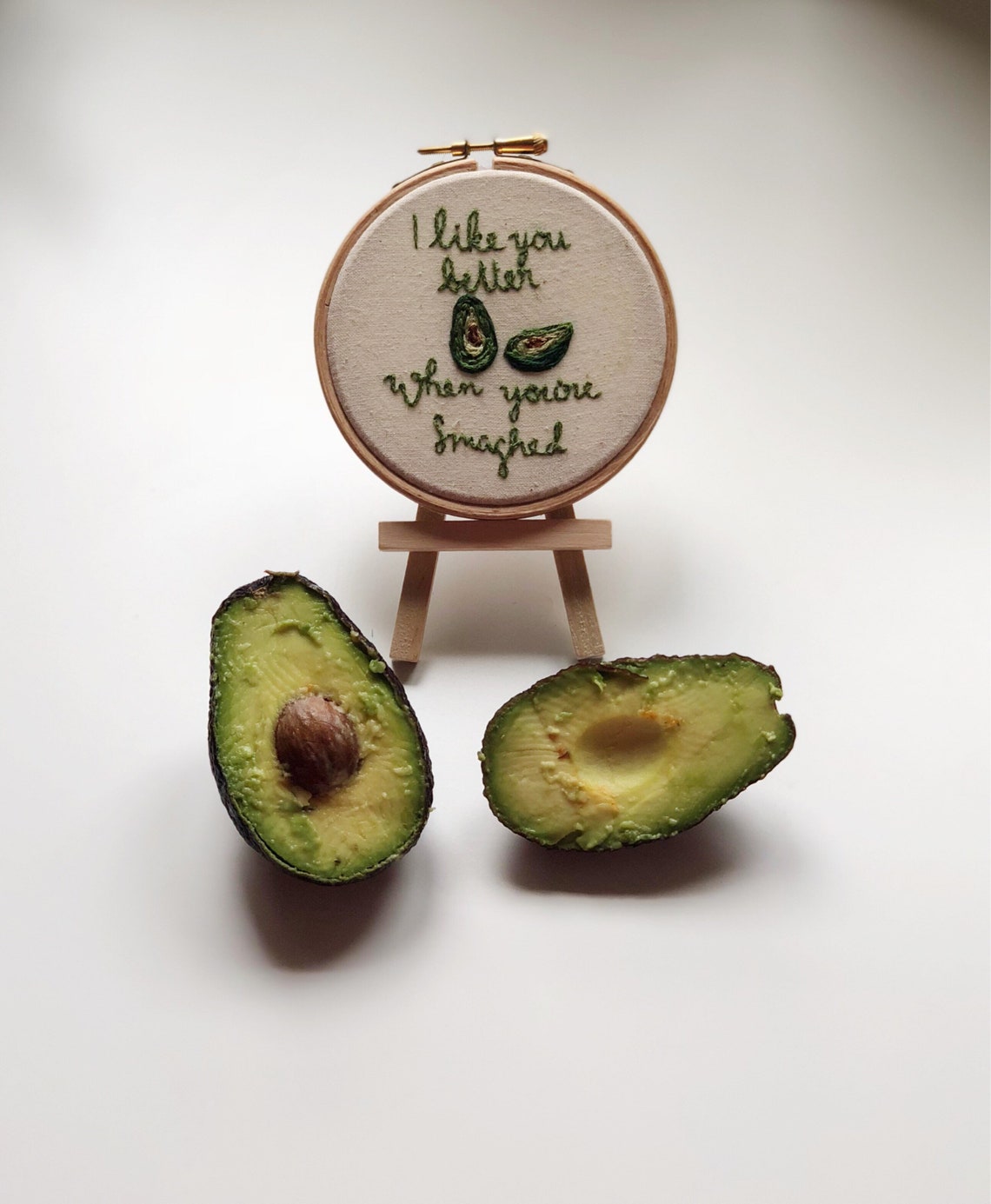 Avocado embroidery hoop - Etsy Polska