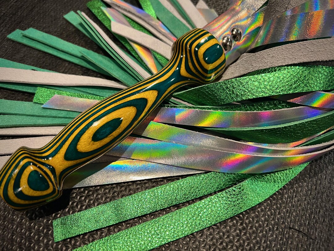 Preiumum Flogger With Green Metallic & Color Change White Leathers ...
