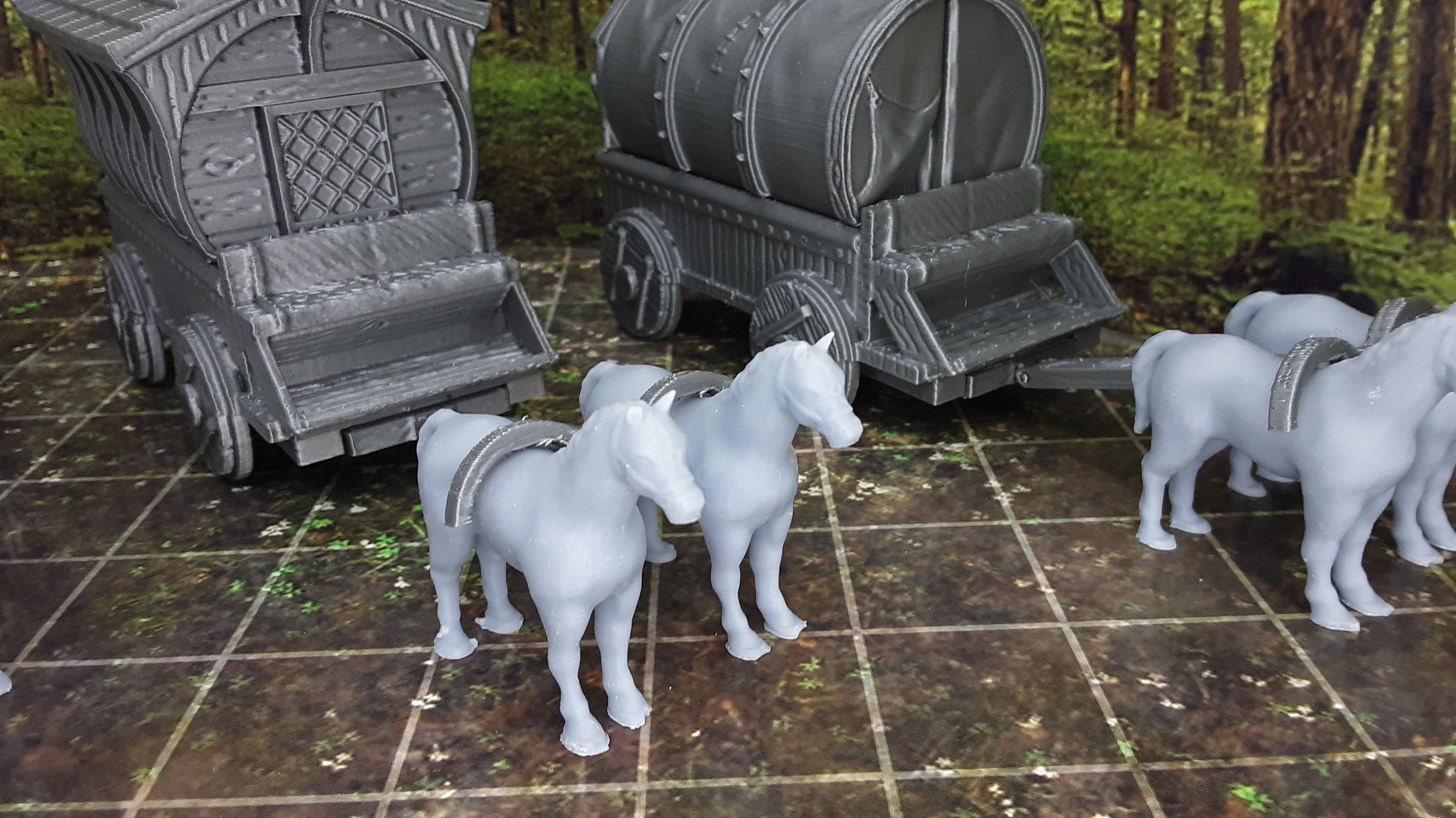 3 Wagon Caravan W/ Horses 28mm Scale Fantasy Terrain Tile Decoration ...