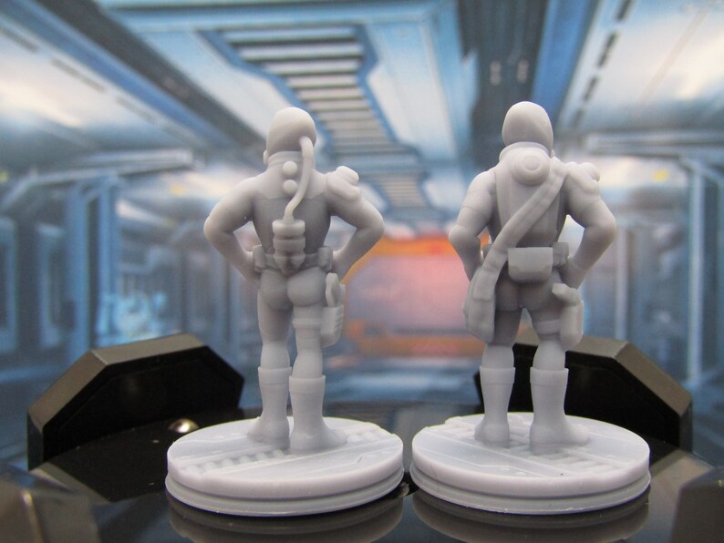 Space Explorer Pair Mini Miniature Figure Scenery Terrain 3D - Etsy
