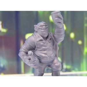 Alien Space Pub Tavern Night Club Bar Tender Bar Keeper Mini Miniature ...