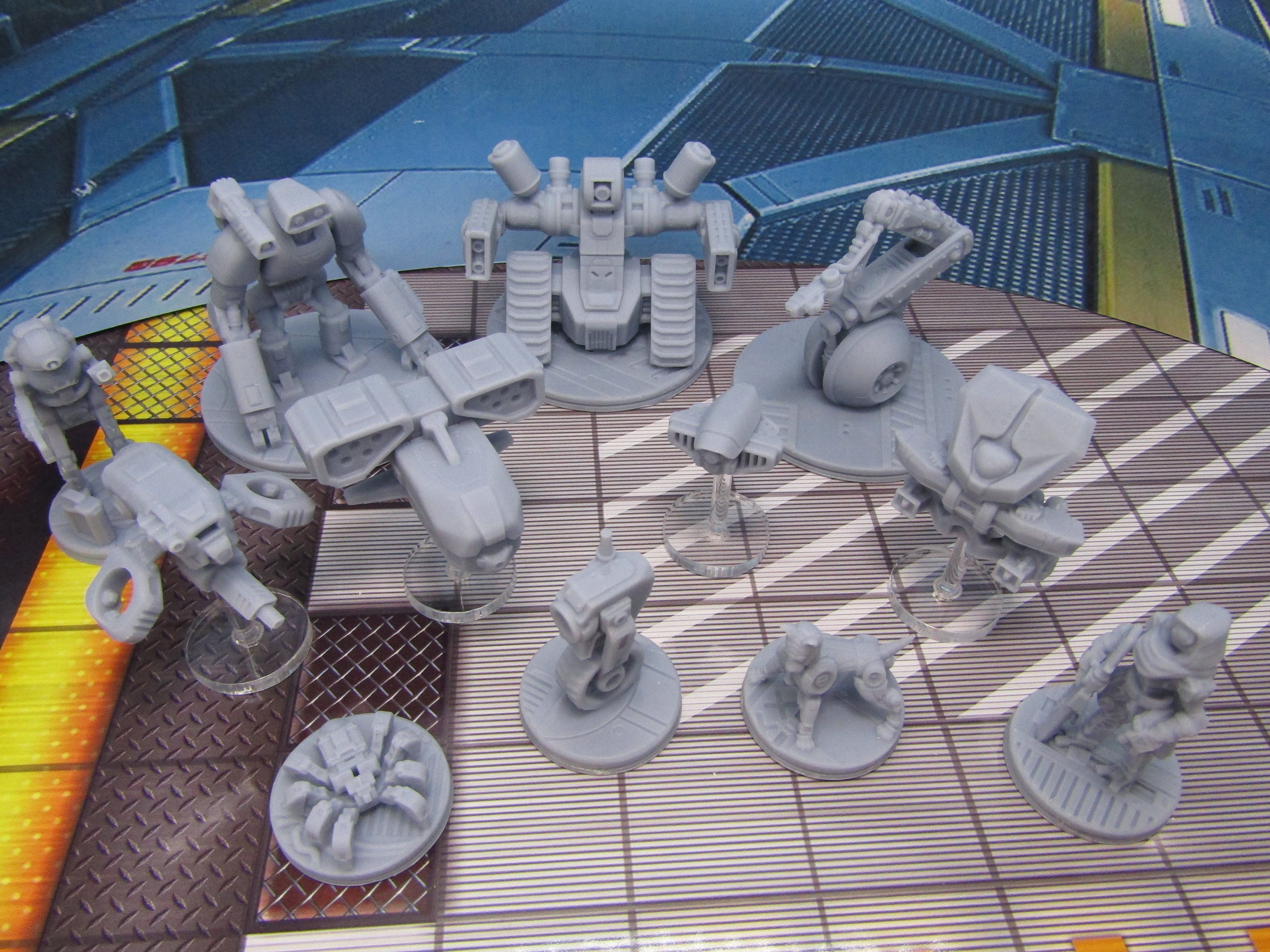 Sci Fi Mini Set 1 - 12 Pc Droids, Robots & Drones Miniatures Scenery 3D ...