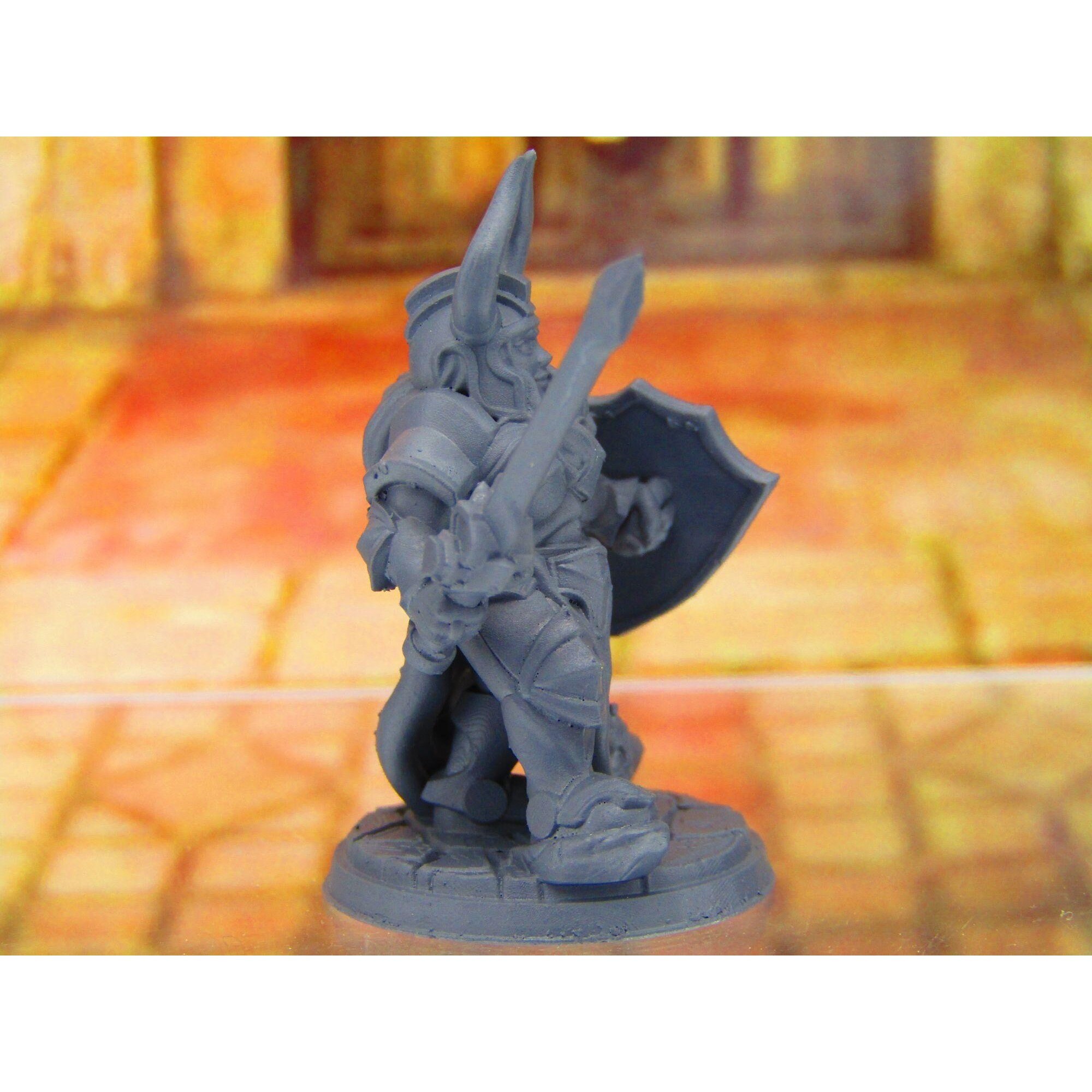 Dwana the Dwarven Warrior Queen Female Dwarf Mini Miniatures - Etsy
