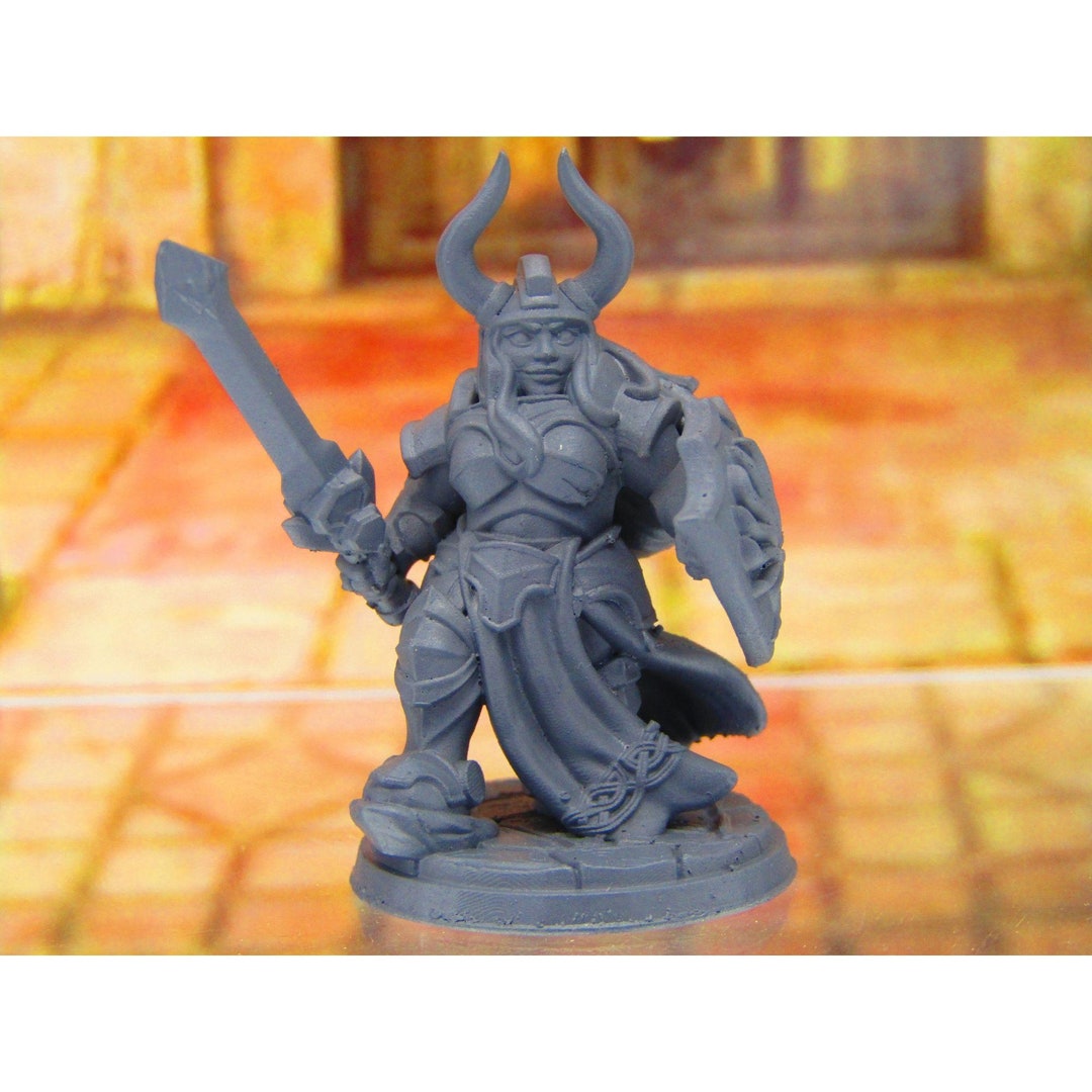 Dwana the Dwarven Warrior Queen Female Dwarf Mini Miniatures 3D Printed ...