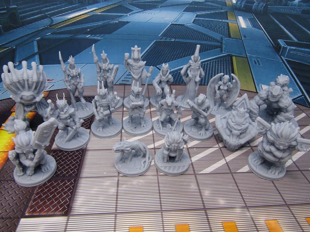 Sci Fi Mini Set 3 18 Pc Aliens, Creatures, & Beasts Miniatures Set 3D ...