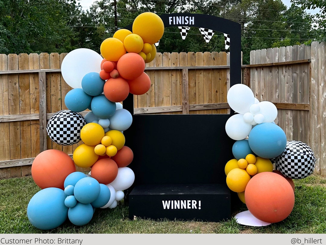 Raceway DIY Balloon Garland Kit / Race Car Balloons, Race Car Party ...