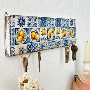 Lemon Key Holder for Wall, 6 Hooks, Rustic Wooden Key Rack With Blue ...