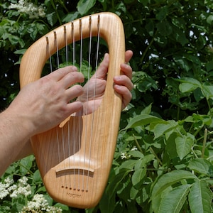 Lyre Harp, Pentatonic 7 String Lyre Musical Instrument, Cherry Wood ...