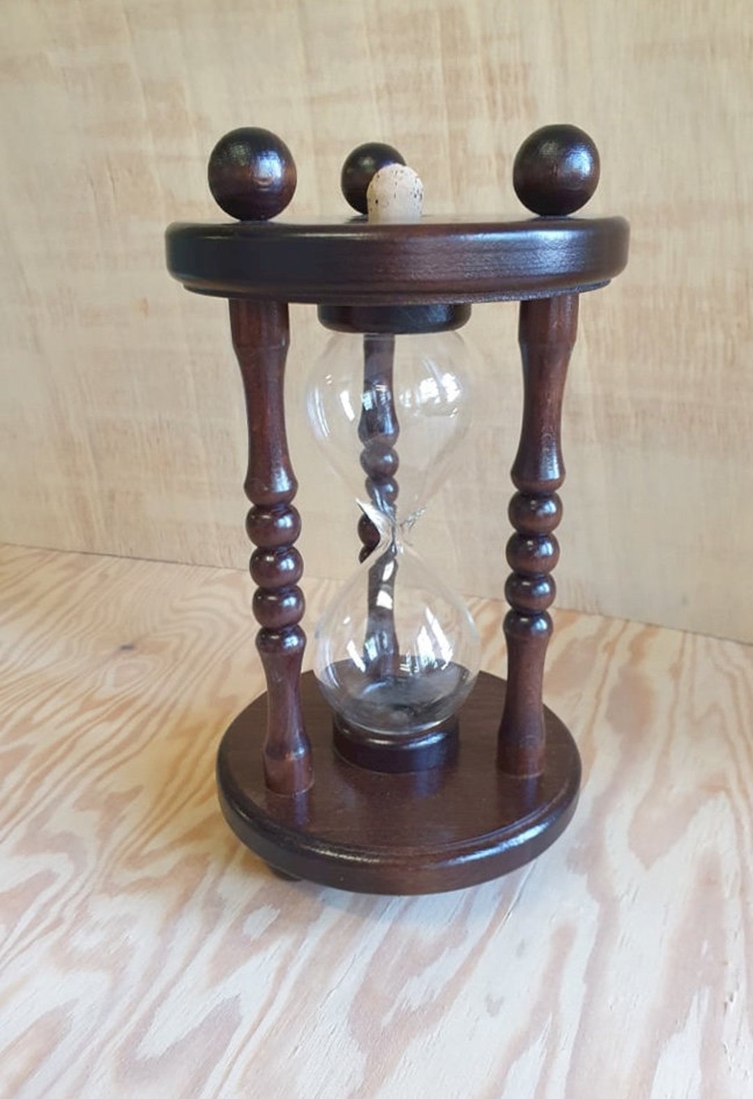 Wooden Sand Timer for Wedding / the Couple Pour Two Kinds of Decor Sand ...