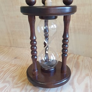 Wooden Sand Timer for Wedding / the Couple Pour Two Kinds of Decor Sand ...