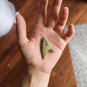 Star Trek Discovery Officers Comm’s Badge - Starfleet Insignia Badge ...