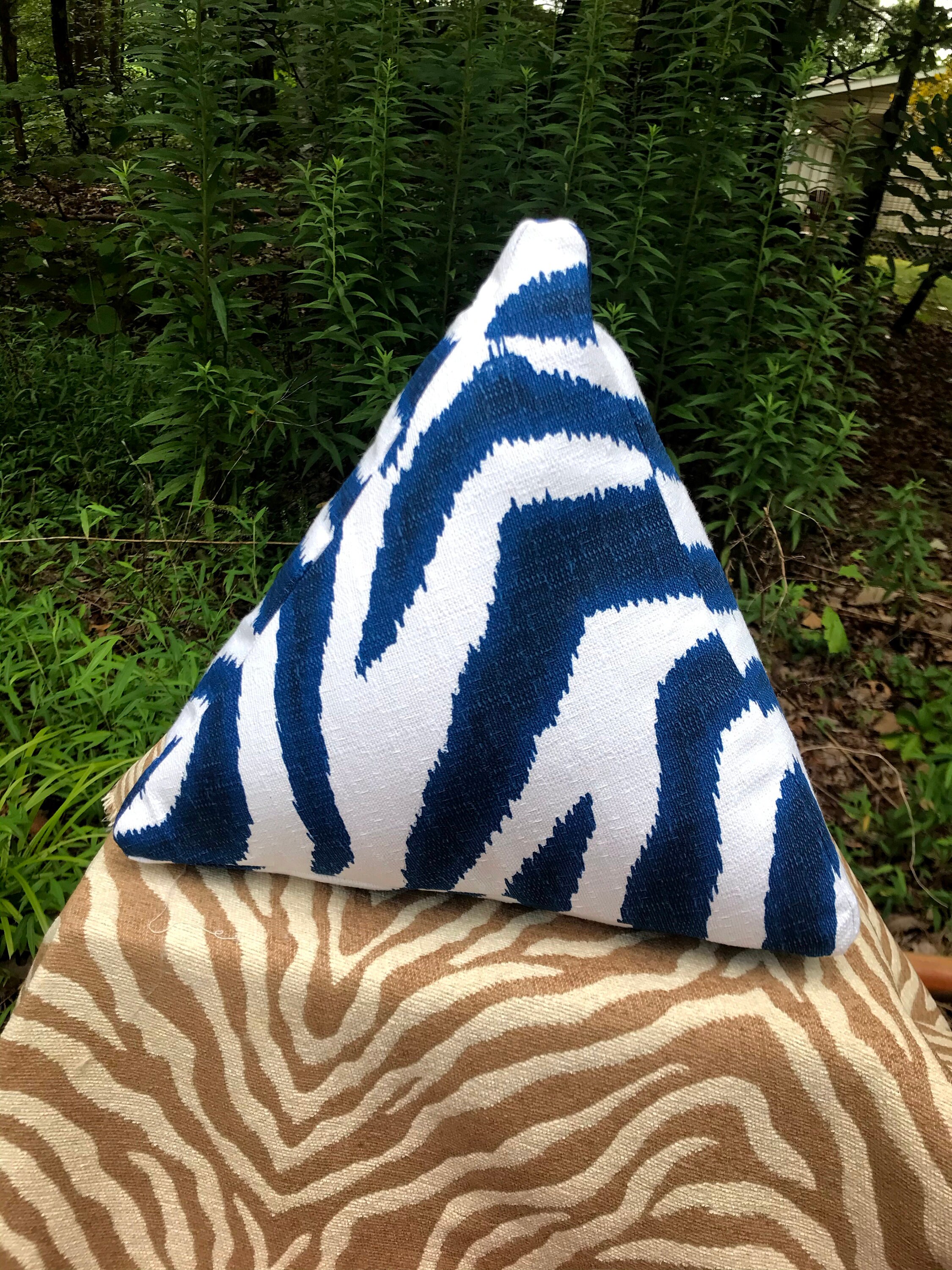 Oreiller triangle à imprimé bleu oreiller bleu petit - Etsy France